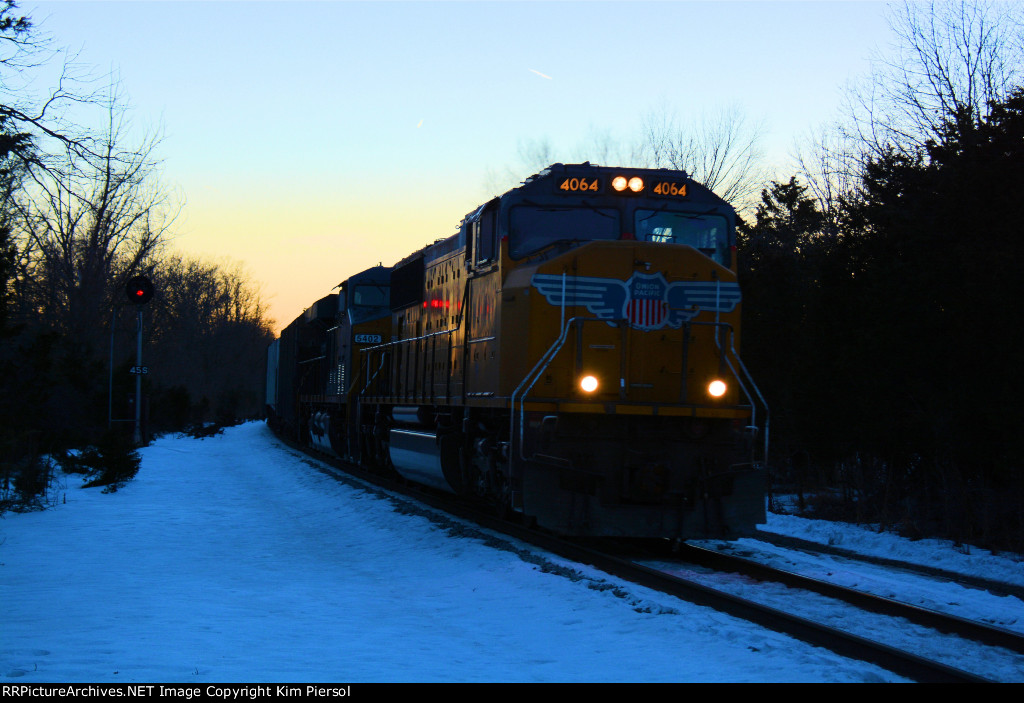 UP 4064 CSX Train K533 Bauxite Loads